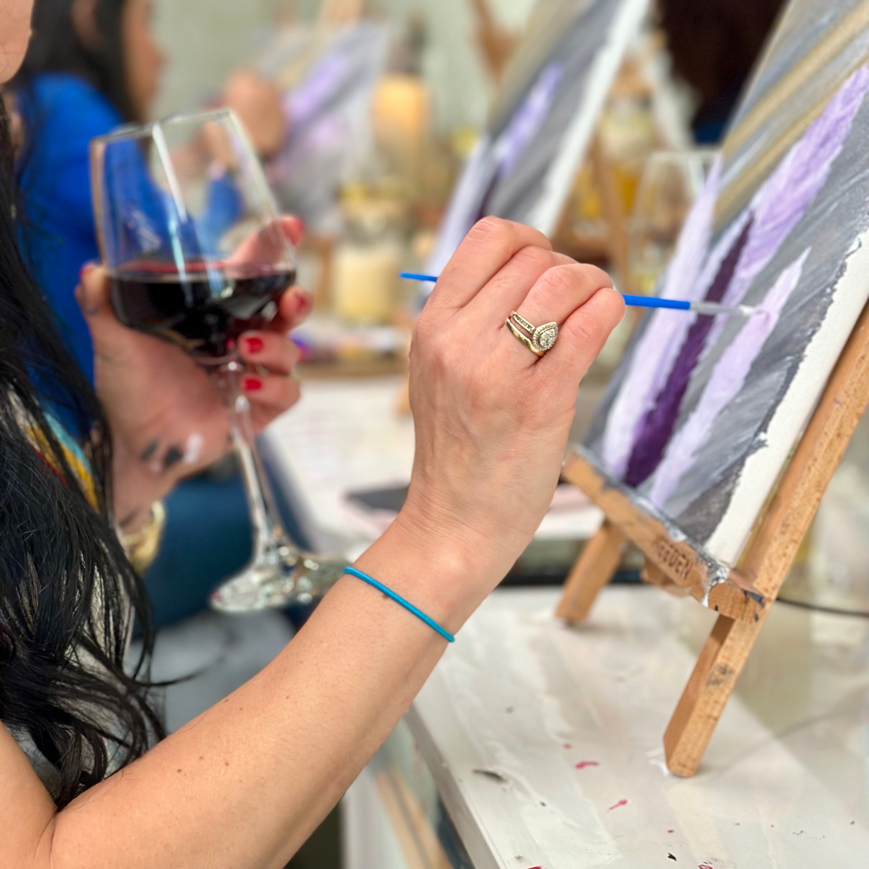PAINT AN ABSTRACT ARTWORK | ADULT PAINT N SIP PARTY – sossyandcanvas